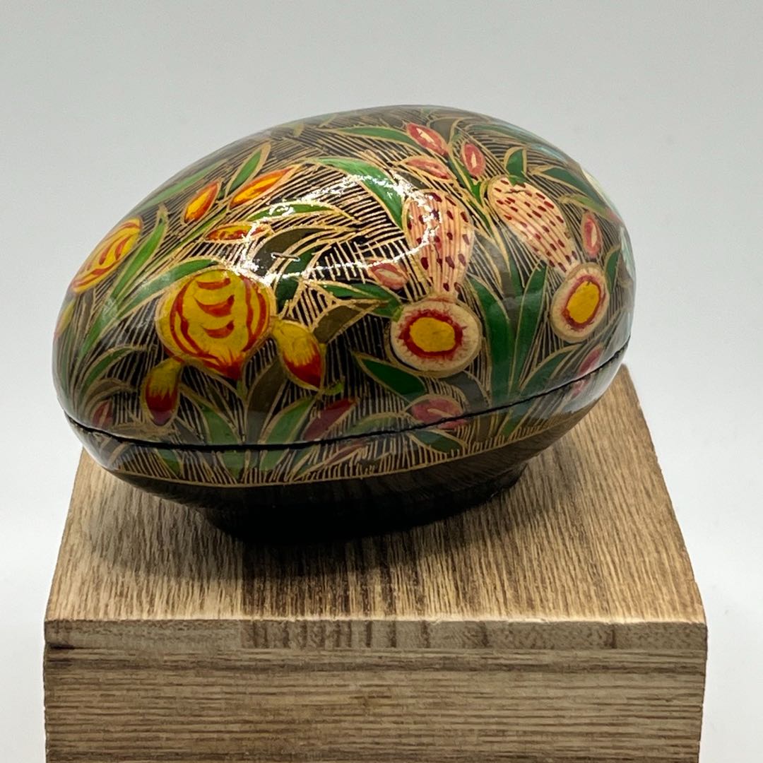 VTG Hand Painted Lacquer Painted Paper~ Mâché Egg Trinket Box