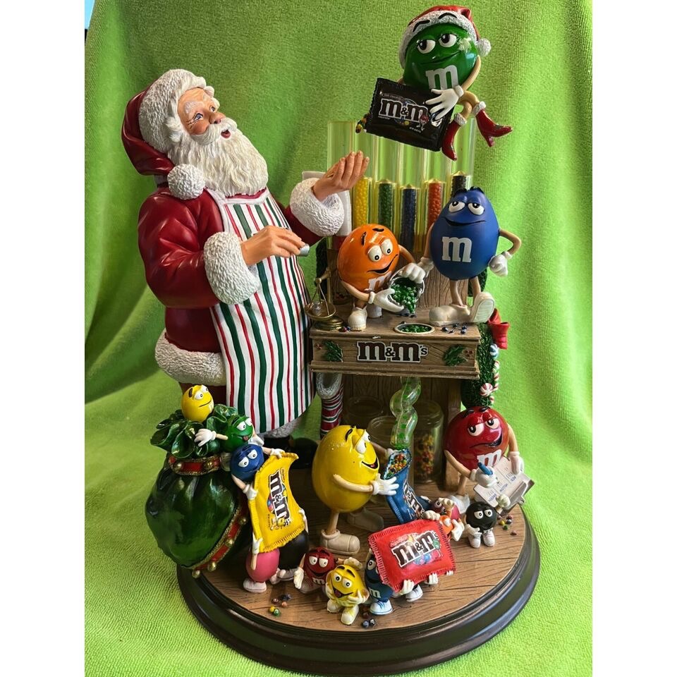 OLLIERV Danbury Mint M&M’s Santa Figurine Filling Santa Bag With M&M’s ...
