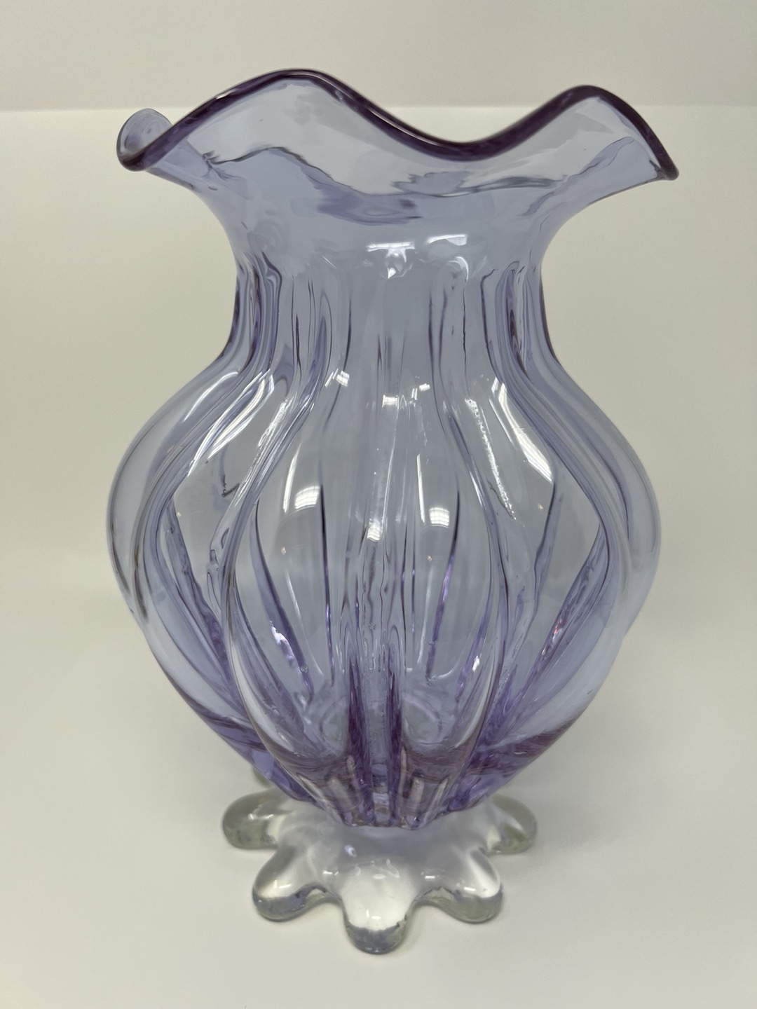 Vtg Alexandrite Neodymium Art Glass Vase Color Changing Footed Purple ...