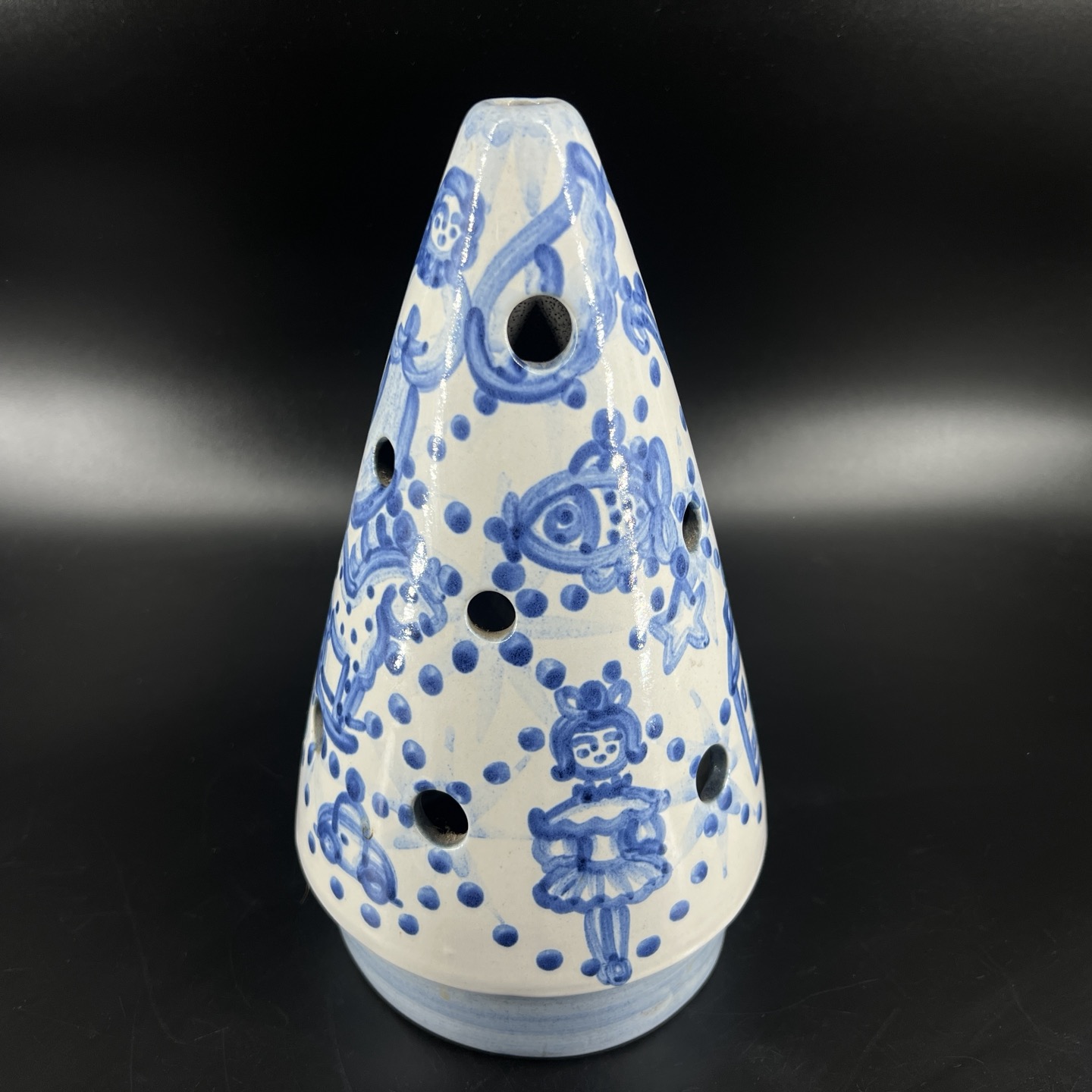 MA Hadley Pottery Christmas Tree