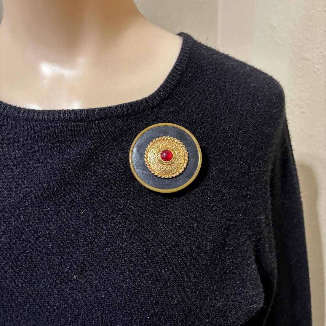 1940s Bakelite Layered Brooch Pin Cabochon Red Stone Scroll Mid Century Vtg