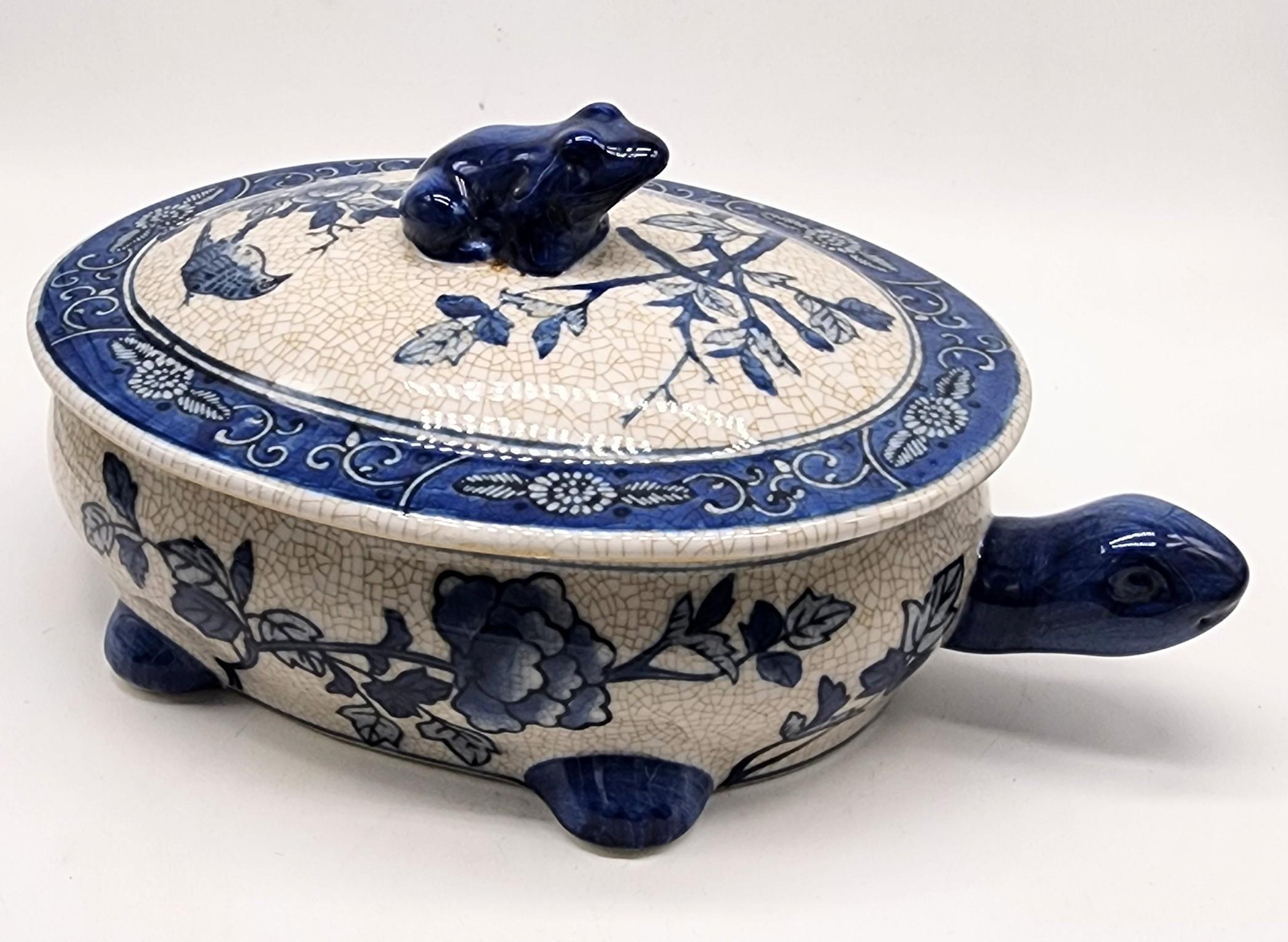RARE Vintage Blue & White Floral Chinoiserie Turtle with Frog Dish with ...