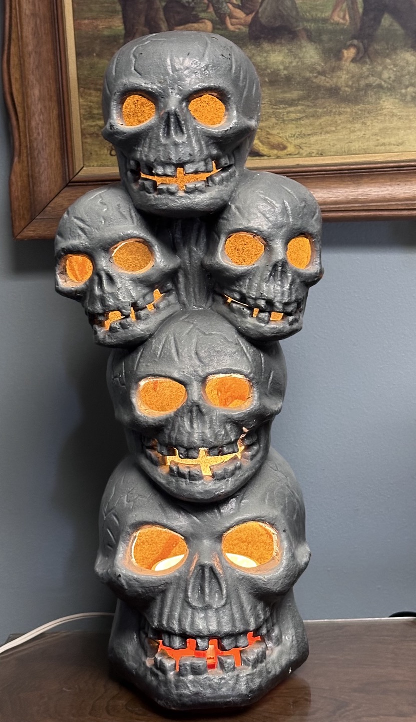Vintage Plastic Plug In Halloween Lighted Stacked Skulls The Paper ...