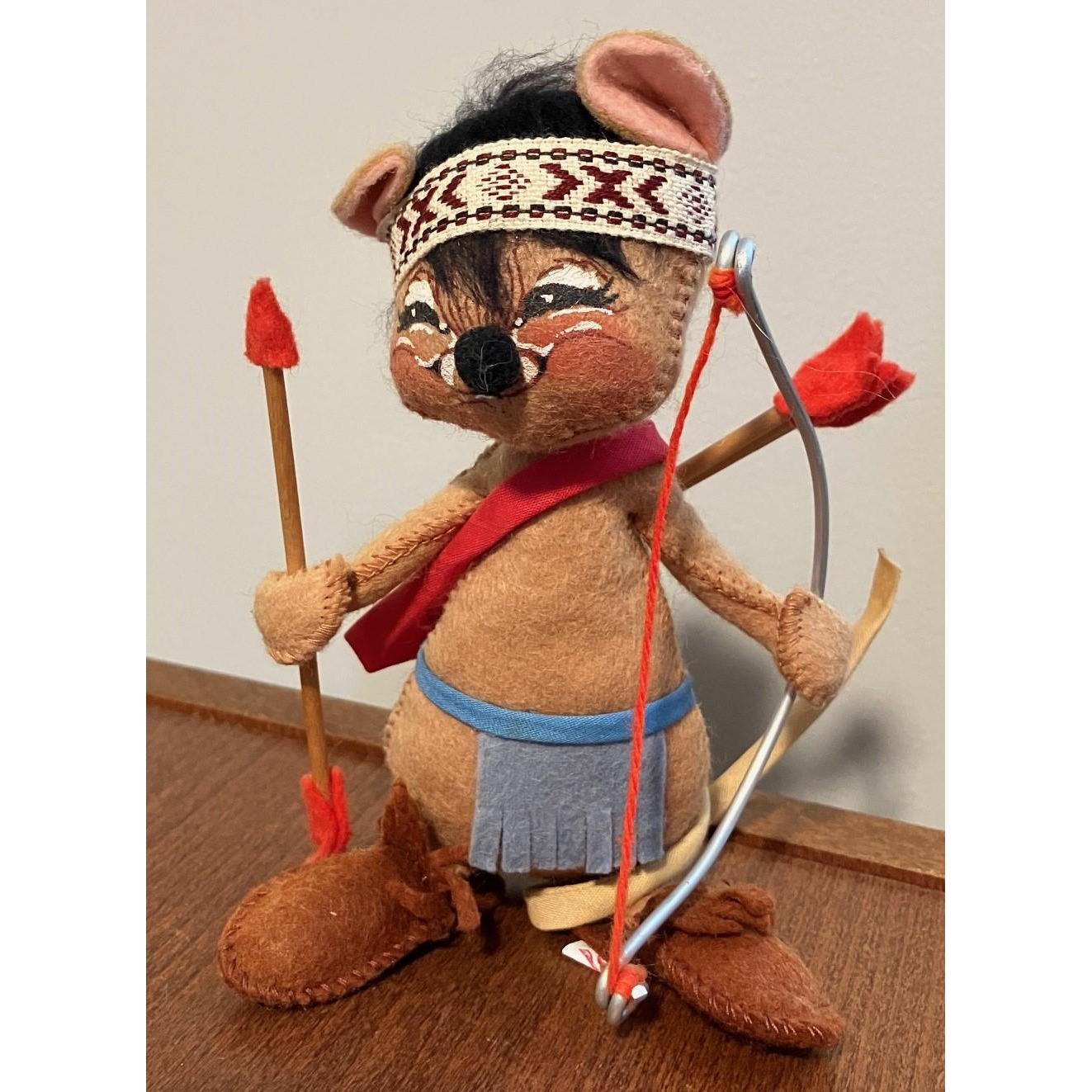 Vintage 1984 Annalee Doll 6” Native American Mouse Bow & Arrow Archery