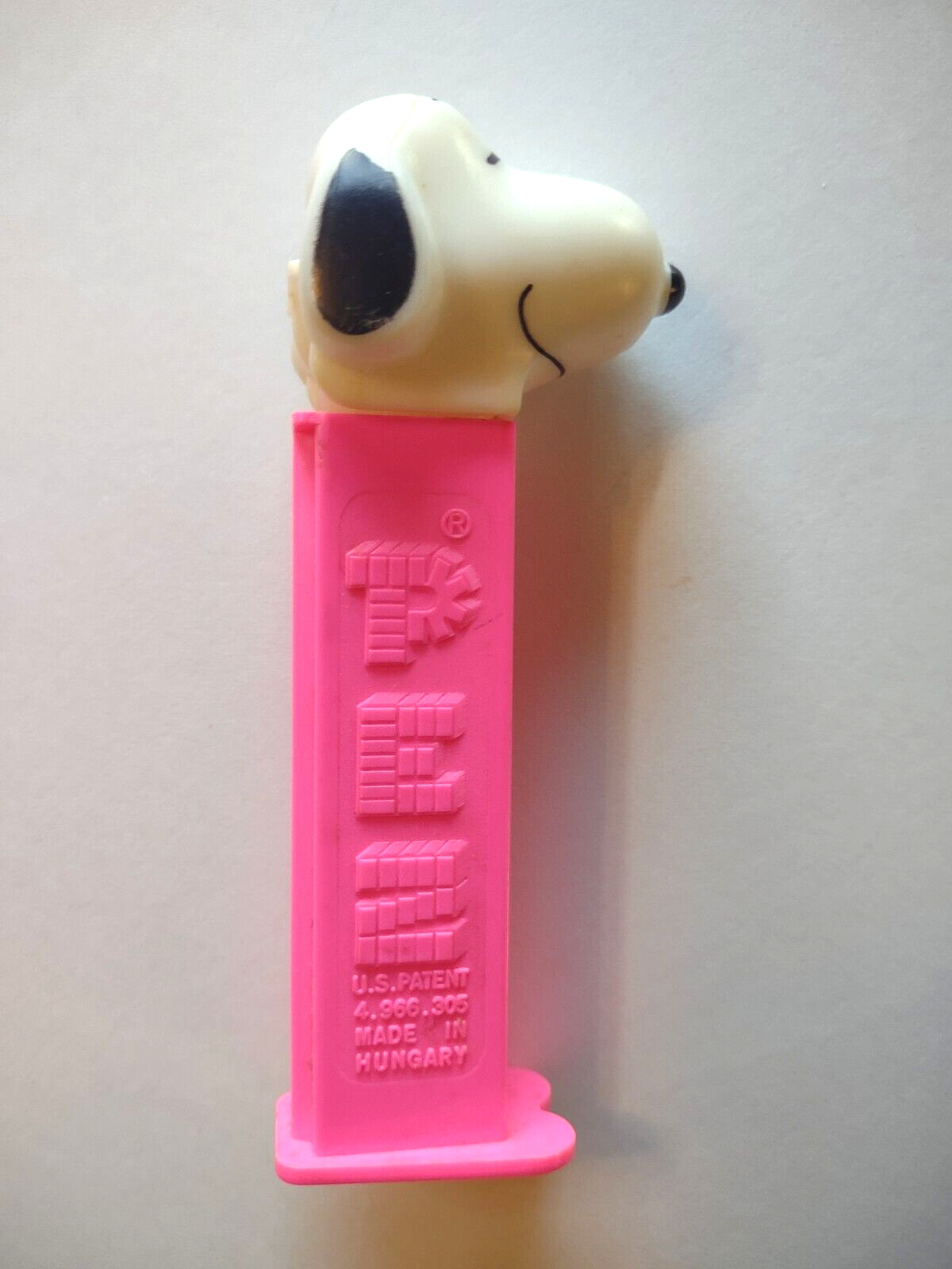 Pez Snoopy Dog Peanuts Gang Candy Container Hungary Pink Cartoon Comics ...